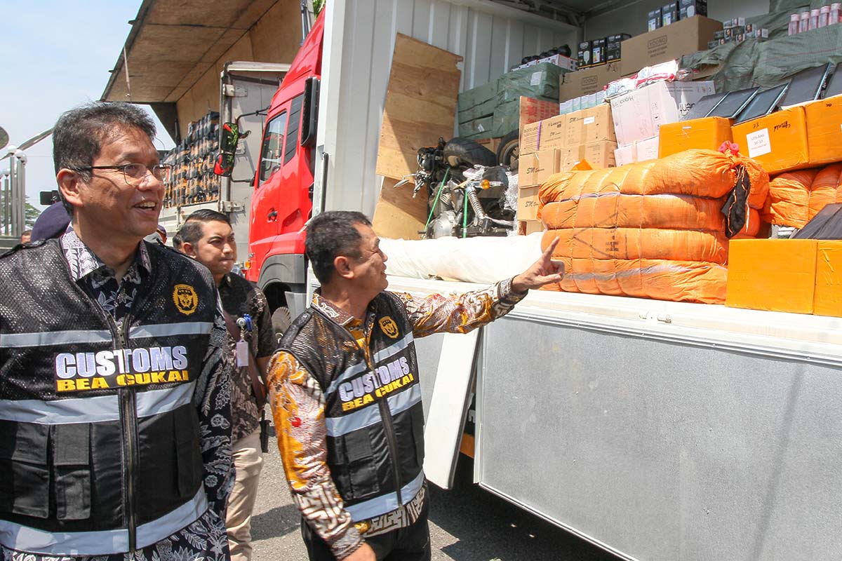 Siasat Para Penyelundup Memanfaatkan Celah Kepabeanan | tempo.co