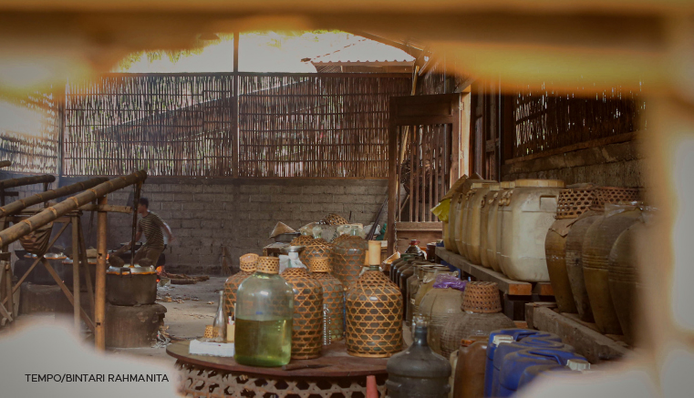 Dari Dapur Arak Bali | tempo.co