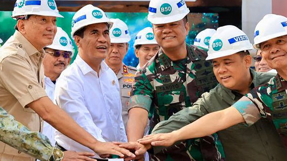 Hubungan Kekerabatan hingga Politik Amran dan Haji Isam | tempo.co