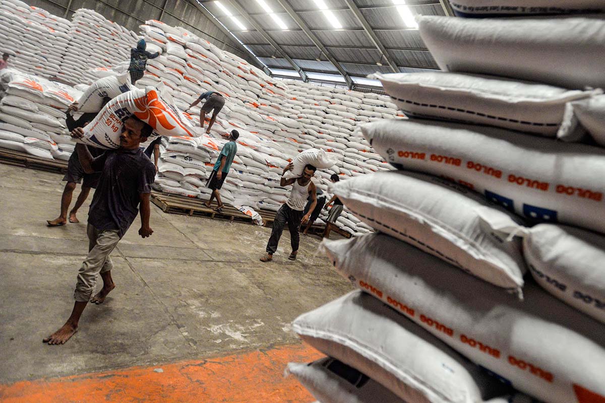 Ekses Lain Penyerapan Gabah Segala Kualitas: Gudang Bulog Kurang | tempo.co