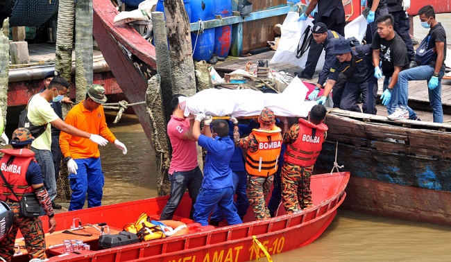 Perahu Karam di Malaysia, 14 Warga Indonesia Tewas - Peristiwa - koran ...